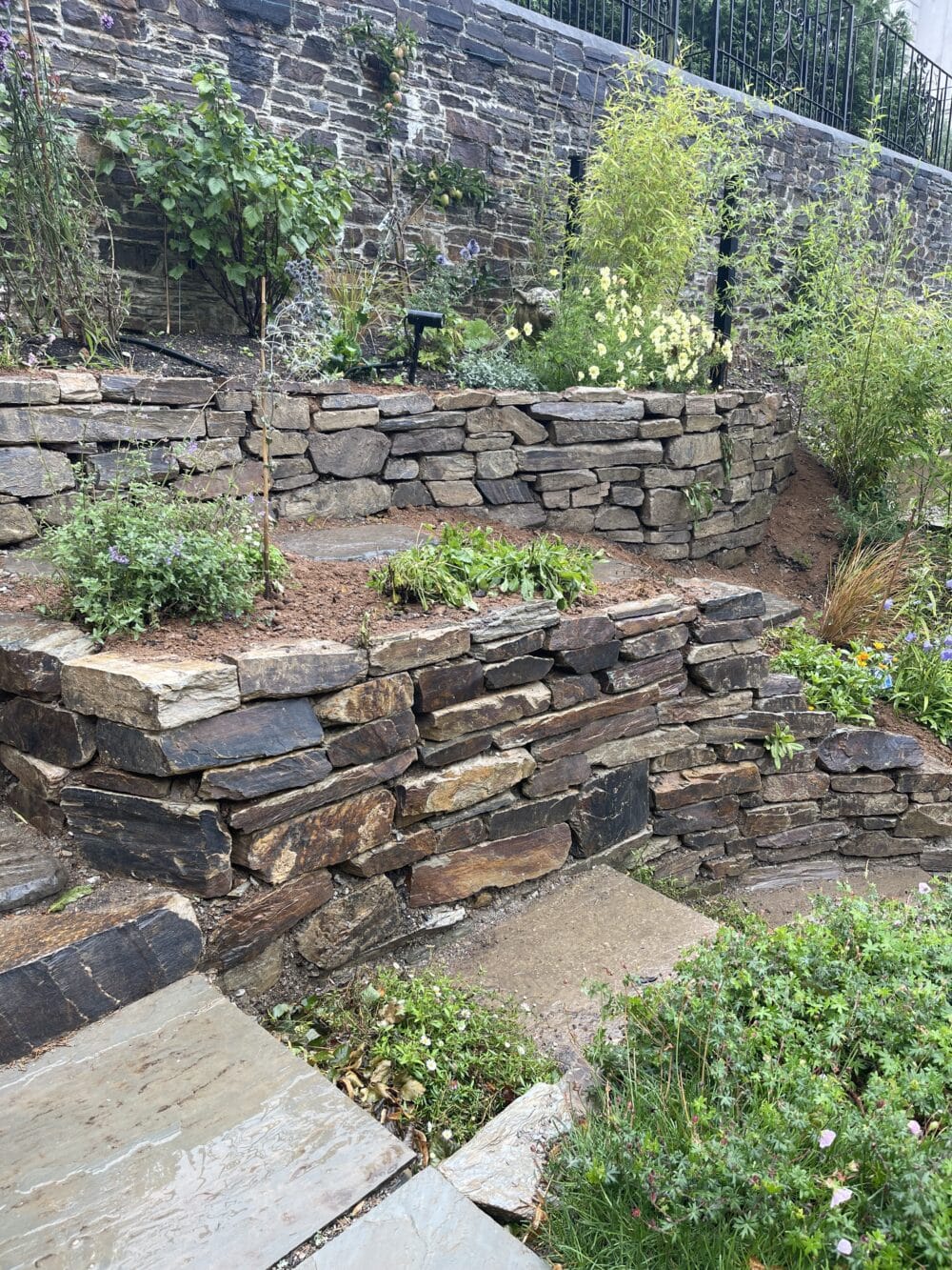 Walling Stone | Cornish Granite & Slate for Landscaping & Building